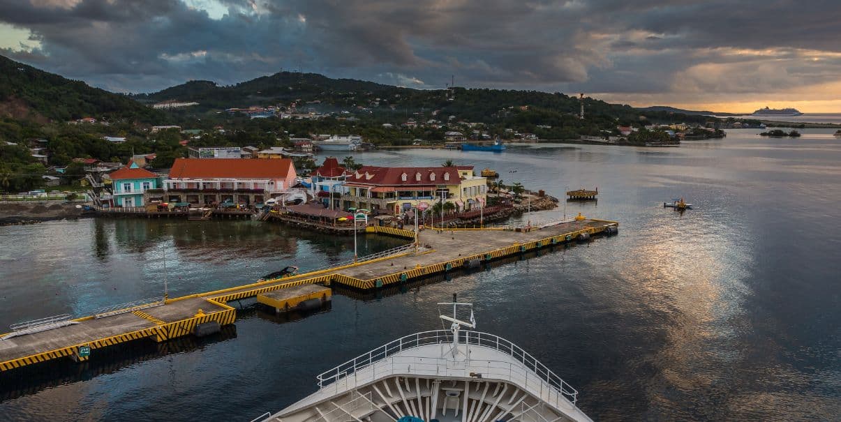 Where Do MSC Cruise Ships Dock In Roatan? - jetmunk.com
