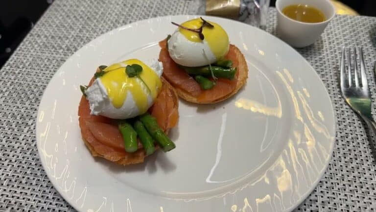 Qatar Airways First Class Menu Offerings and Culinary Experience ...